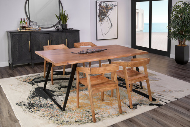 Carriage House Dining Table | HOM Furniture